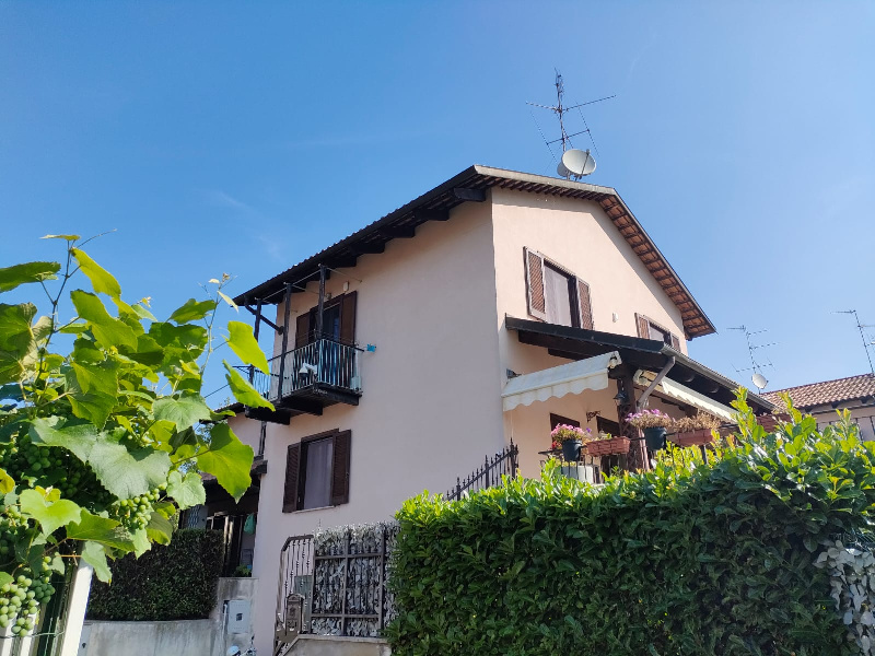 casa semindipendente in vendita a tollegno